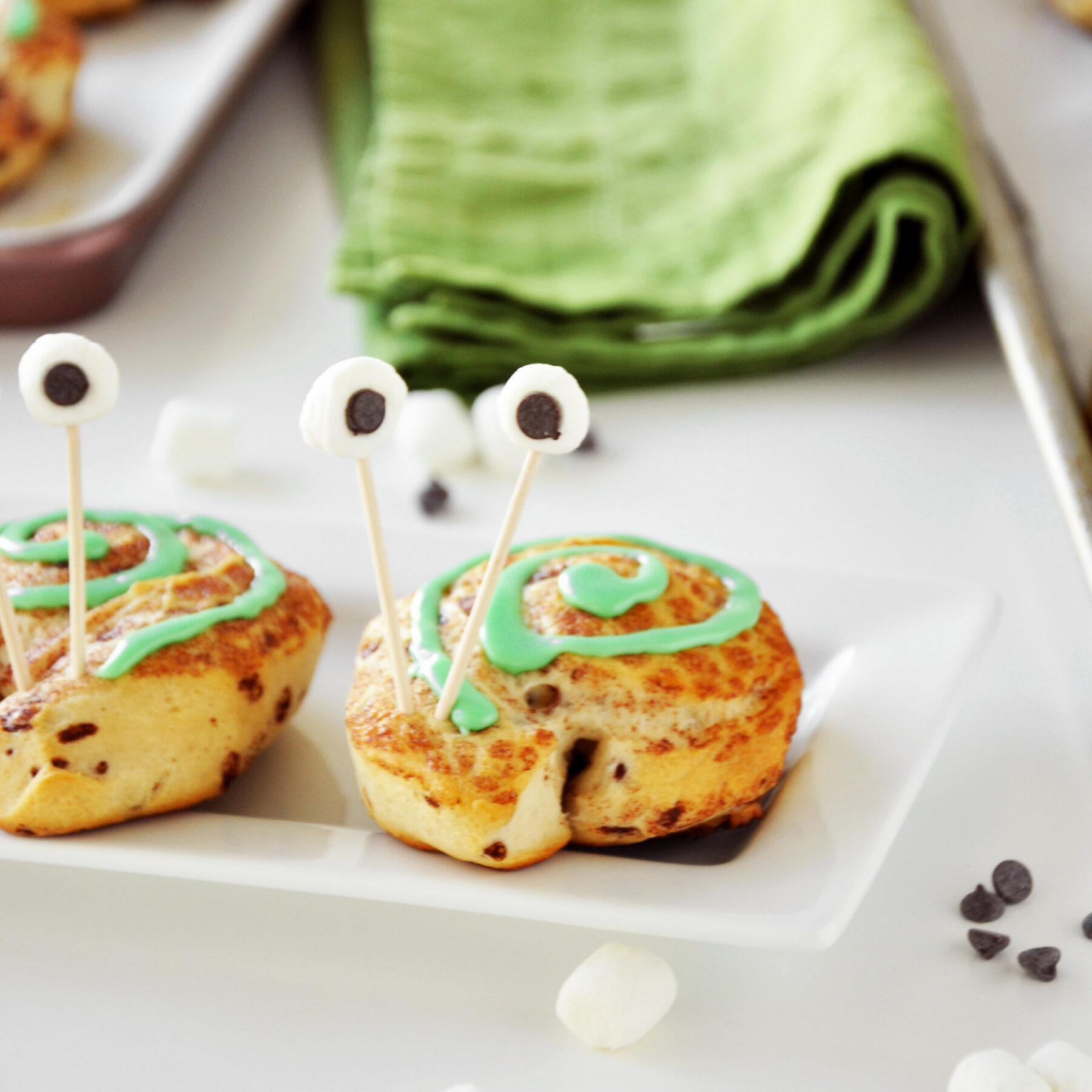 Snail Cinnamon Rolls - Rachel Hollis