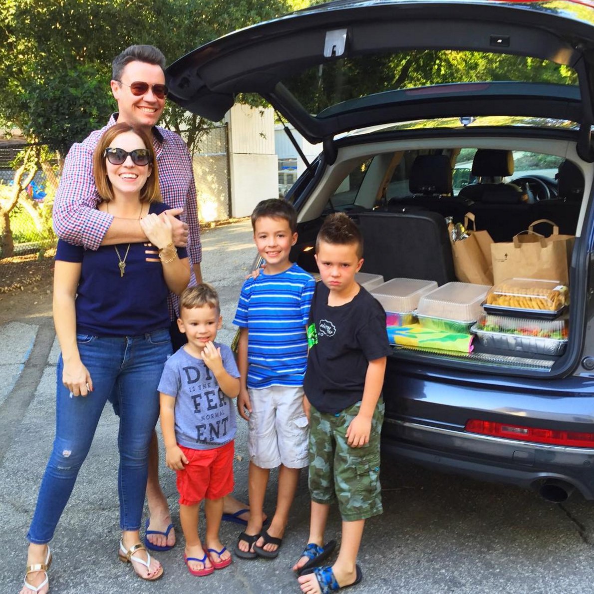 VOLUNTEERING WITH FAMILY Rachel Hollis | The Chic Site - Rachel Hollis