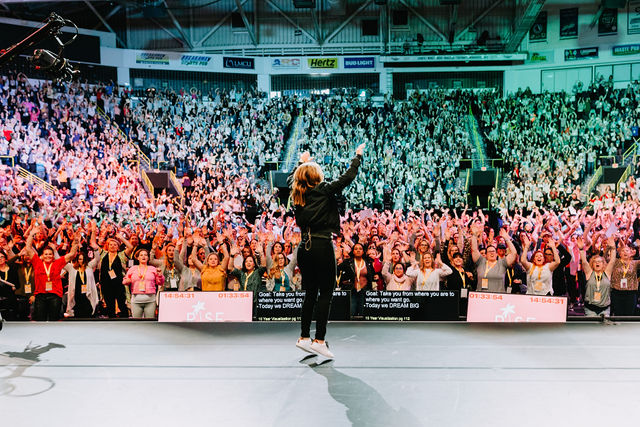 crowd - Rachel Hollis